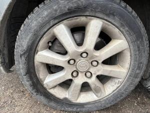Grey Toyota Corolla Verso 2004 in Daugavpils, with an engine capacity of 2.00 L and mileage of 385 thousand km for 950 €, photo 27 on AUTOMOTO.COM.LV