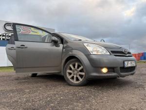 Grey Toyota Corolla Verso 2004 in Daugavpils, with an engine capacity of 2.00 L and mileage of 385 thousand km for 950 €, photo 30 on AUTOMOTO.COM.LV