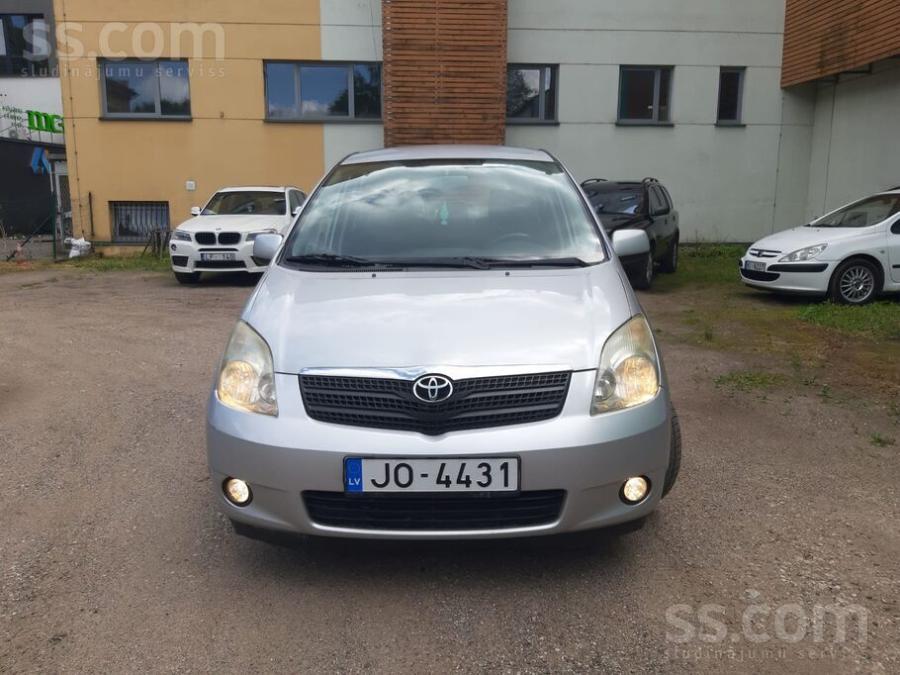 Pelēks Toyota Corolla Verso 2004 Daugavpils, ar dzinēja tilpumu 2.00 L un nobraukumu 0 tūkst. km par 1450 €, foto 3 vietnē AUTOMOTO.COM.LV