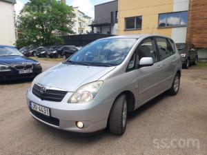 Pelēks Toyota Corolla Verso 2004 Daugavpils, ar dzinēja tilpumu 2.00 L un nobraukumu 0 tūkst. km par 1450 €, foto 4 vietnē AUTOMOTO.COM.LV