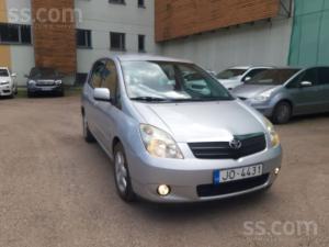 Pelēks Toyota Corolla Verso 2004 Daugavpils, ar dzinēja tilpumu 2.00 L un nobraukumu 0 tūkst. km par 1450 €, foto 5 vietnē AUTOMOTO.COM.LV
