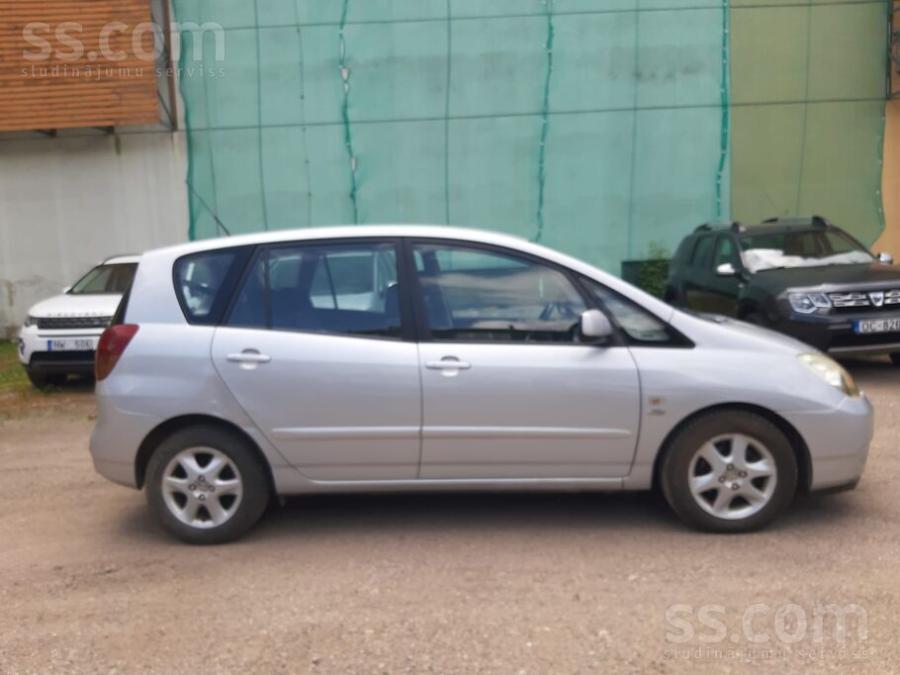 Pelēks Toyota Corolla Verso 2004 Daugavpils, ar dzinēja tilpumu 2.00 L un nobraukumu 0 tūkst. km par 1450 €, foto 8 vietnē AUTOMOTO.COM.LV