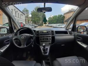Pelēks Toyota Corolla Verso 2004 Daugavpils, ar dzinēja tilpumu 2.00 L un nobraukumu 0 tūkst. km par 1450 €, foto 20 vietnē AUTOMOTO.COM.LV