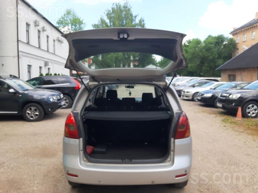 Pelēks Toyota Corolla Verso 2004 Daugavpils, ar dzinēja tilpumu 2.00 L un nobraukumu 0 tūkst. km par 1450 €, foto 22 vietnē AUTOMOTO.COM.LV