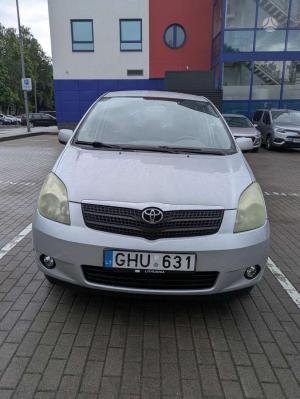 Grey Toyota Corolla Verso 2004 in Vilnius, with an engine capacity of 1.60 L and mileage of 311 thousand km for 950 €, photo 4 on AUTOMOTO.COM.LV