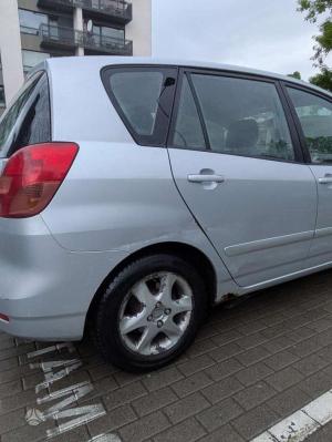 Grey Toyota Corolla Verso 2004 in Vilnius, with an engine capacity of 1.60 L and mileage of 311 thousand km for 950 €, photo 6 on AUTOMOTO.COM.LV