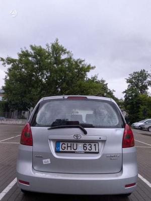 Grey Toyota Corolla Verso 2004 in Vilnius, with an engine capacity of 1.60 L and mileage of 311 thousand km for 950 €, photo 7 on AUTOMOTO.COM.LV