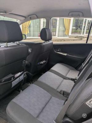Grey Toyota Corolla Verso 2004 in Vilnius, with an engine capacity of 1.60 L and mileage of 311 thousand km for 950 €, photo 12 on AUTOMOTO.COM.LV