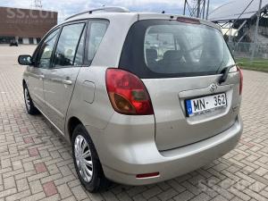 Grey Toyota Corolla Verso 2004 in Valmiera, with an engine capacity of 2.00 L and mileage of 335 thousand km for 2000 €, photo 3 on AUTOMOTO.COM.LV