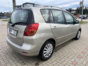 Grey Toyota Corolla Verso 2004 in Valmiera, with an engine capacity of 2.00 L and mileage of 335 thousand km for 2000 €, photo 4 on AUTOMOTO.COM.LV
