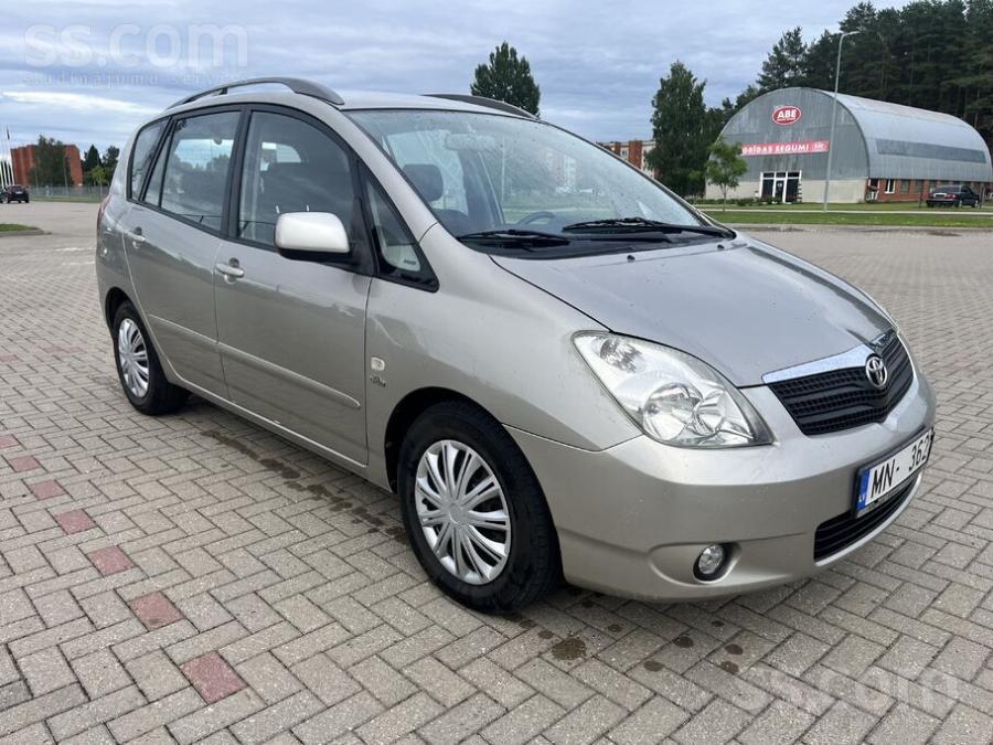 Grey Toyota Corolla Verso 2004 in Valmiera, with an engine capacity of 2.00 L and mileage of 335 thousand km for 2000 €, photo 5 on AUTOMOTO.COM.LV