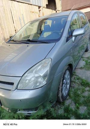 Pelēks Toyota Corolla Verso 2004 Plungė, ar dzinēja tilpumu 2.00 L un nobraukumu 330 tūkst. km par 1500 €, foto  vietnē AUTOMOTO.COM.LV