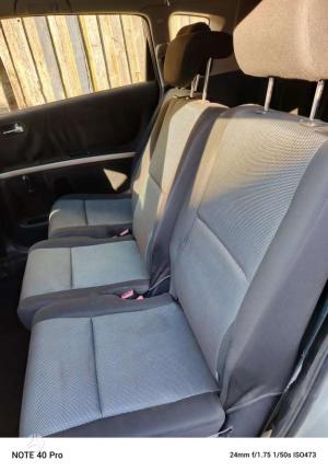 Pelēks Toyota Corolla Verso 2004 Plungė, ar dzinēja tilpumu 2.00 L un nobraukumu 330 tūkst. km par 1500 €, foto 7 vietnē AUTOMOTO.COM.LV