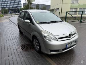 Pelēks Toyota Corolla Verso 2004 Viļņa, ar dzinēja tilpumu 2.00 L un nobraukumu 412 tūkst. km par 1500 €, foto 8 vietnē AUTOMOTO.COM.LV
