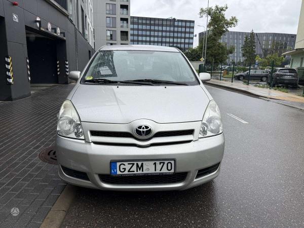 Grey Toyota Corolla Verso 2004 in Vilnius, with an engine capacity of 2.00 L and mileage of 412 thousand km for 1500 €, photo 8 on AUTOMOTO.COM.LV