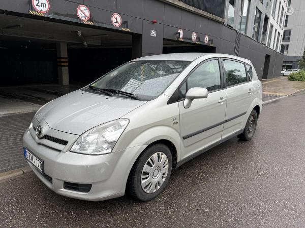 Grey Toyota Corolla Verso 2004 in Vilnius, with an engine capacity of 2.00 L and mileage of 412 thousand km for 1500 €, photo 9 on AUTOMOTO.COM.LV