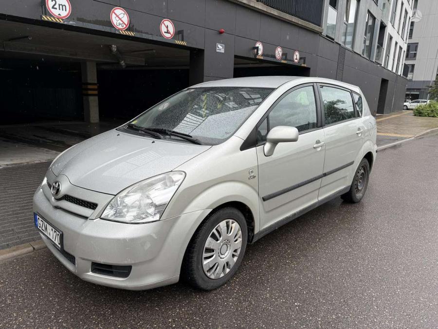 Pelēks Toyota Corolla Verso 2004 Viļņa, ar dzinēja tilpumu 2.00 L un nobraukumu 412 tūkst. km par 1500 €, foto 10 vietnē AUTOMOTO.COM.LV