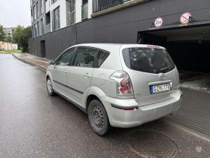 Pelēks Toyota Corolla Verso 2004 Viļņa, ar dzinēja tilpumu 2.00 L un nobraukumu 412 tūkst. km par 1500 €, foto 13 vietnē AUTOMOTO.COM.LV