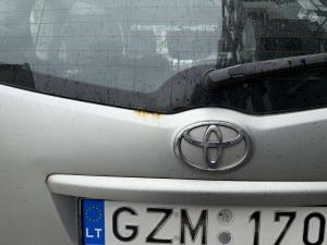 Pelēks Toyota Corolla Verso 2004 Viļņa, ar dzinēja tilpumu 2.00 L un nobraukumu 412 tūkst. km par 1500 €, foto 15 vietnē AUTOMOTO.COM.LV