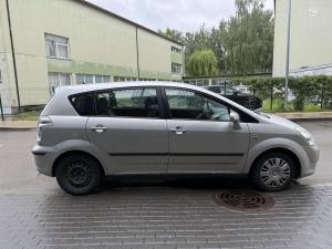 Pelēks Toyota Corolla Verso 2004 Viļņa, ar dzinēja tilpumu 2.00 L un nobraukumu 412 tūkst. km par 1500 €, foto 17 vietnē AUTOMOTO.COM.LV
