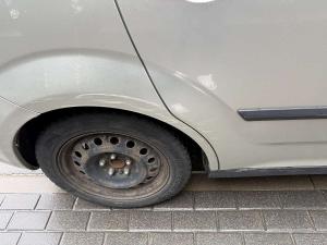 Pelēks Toyota Corolla Verso 2004 Viļņa, ar dzinēja tilpumu 2.00 L un nobraukumu 412 tūkst. km par 1500 €, foto 18 vietnē AUTOMOTO.COM.LV