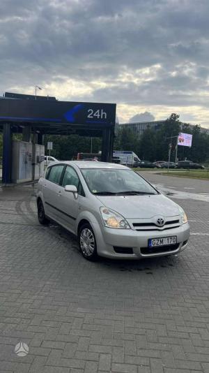 Pelēks Toyota Corolla Verso 2004 Viļņa, ar dzinēja tilpumu 2.00 L un nobraukumu 412 tūkst. km par 1500 €, foto 21 vietnē AUTOMOTO.COM.LV