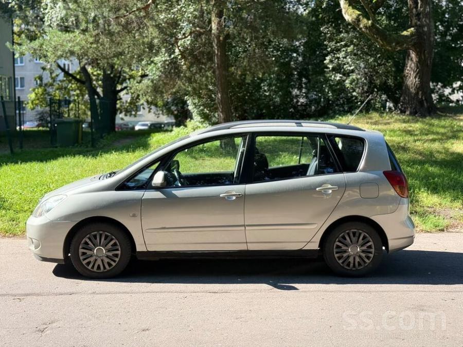 Pelēks Toyota Corolla Verso 2004 Rīga, ar dzinēja tilpumu 2.00 L un nobraukumu 311 tūkst. km par 1250 €, foto 1 vietnē AUTOMOTO.COM.LV