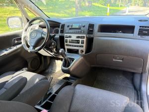Pelēks Toyota Corolla Verso 2004 Rīga, ar dzinēja tilpumu 2.00 L un nobraukumu 311 tūkst. km par 1250 €, foto 9 vietnē AUTOMOTO.COM.LV