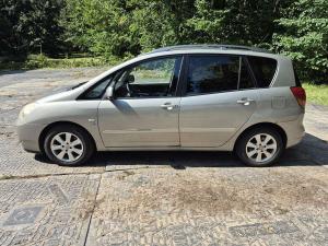 Pelēks Toyota Corolla Verso 2004 Kauņa, ar dzinēja tilpumu 2.00 L un nobraukumu 340 tūkst. km par 1000 €, foto 4 vietnē AUTOMOTO.COM.LV