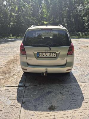 Pelēks Toyota Corolla Verso 2004 Kauņa, ar dzinēja tilpumu 2.00 L un nobraukumu 340 tūkst. km par 1000 €, foto 5 vietnē AUTOMOTO.COM.LV
