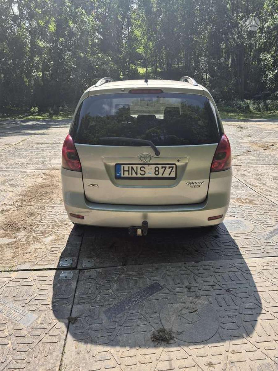 Pelēks Toyota Corolla Verso 2004 Kauņa, ar dzinēja tilpumu 2.00 L un nobraukumu 340 tūkst. km par 1000 €, foto 5 vietnē AUTOMOTO.COM.LV