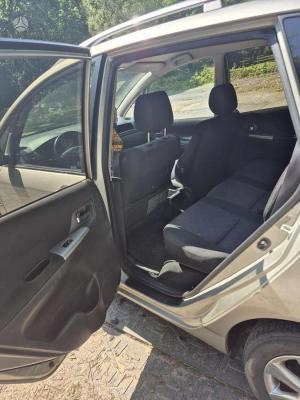 Pelēks Toyota Corolla Verso 2004 Kauņa, ar dzinēja tilpumu 2.00 L un nobraukumu 340 tūkst. km par 1000 €, foto 6 vietnē AUTOMOTO.COM.LV
