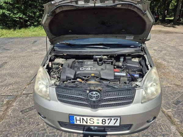Toyota Corolla Verso 2004 in Kaunas on AUTOMOTO.COM.LV Grey Toyota Corolla Verso 2004 in Kaunas, with an engine capacity of 2.00 L and mileage of 340 thousand km for 1000 ā¬, photo 9 on AUTOMOTO.COM.LV