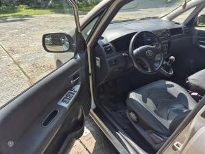 Pelēks Toyota Corolla Verso 2004 Kauņa, ar dzinēja tilpumu 2.00 L un nobraukumu 340 tūkst. km par 1000 €, foto 12 vietnē AUTOMOTO.COM.LV