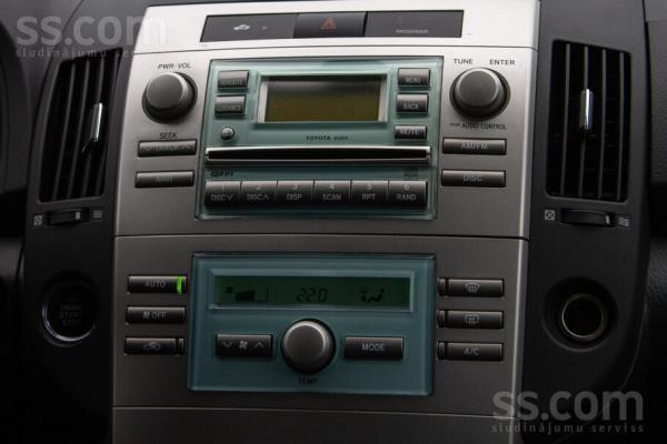 Pelēks Toyota Corolla Verso 2004 Jelgava, ar dzinēja tilpumu 2.00 L un nobraukumu 297 tūkst. km par 2150 €, foto 11 vietnē AUTOMOTO.COM.LV