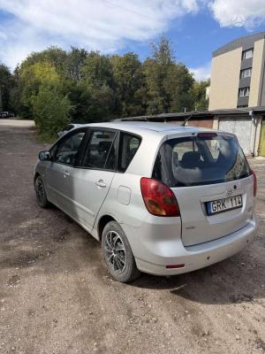Grey Toyota Corolla Verso 2004 in Kaunas, with an engine capacity of 2.00 L and mileage of 285 thousand km for 749 €, photo 5 on AUTOMOTO.COM.LV