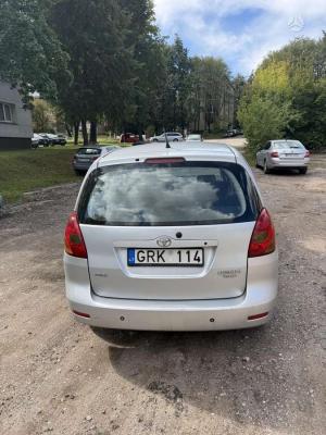 Grey Toyota Corolla Verso 2004 in Kaunas, with an engine capacity of 2.00 L and mileage of 285 thousand km for 749 €, photo 6 on AUTOMOTO.COM.LV