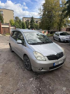 Grey Toyota Corolla Verso 2004 in Kaunas, with an engine capacity of 2.00 L and mileage of 285 thousand km for 749 €, photo 7 on AUTOMOTO.COM.LV