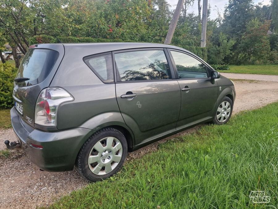 Pelēks Toyota Corolla Verso 2004 Anykščiai, ar dzinēja tilpumu 2.00 L un nobraukumu 310 tūkst. km par 1490 €, foto 3 vietnē AUTOMOTO.COM.LV