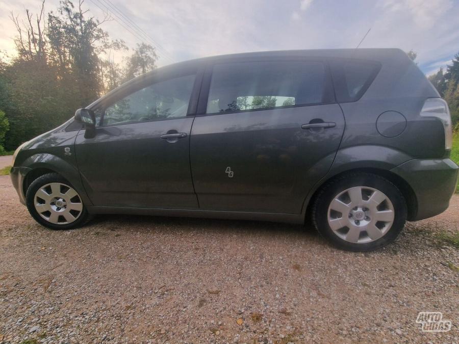 Pelēks Toyota Corolla Verso 2004 Anykščiai, ar dzinēja tilpumu 2.00 L un nobraukumu 310 tūkst. km par 1490 €, foto 4 vietnē AUTOMOTO.COM.LV