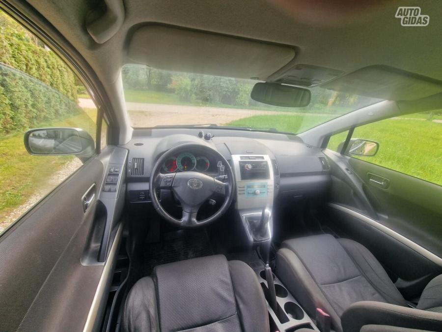 Pelēks Toyota Corolla Verso 2004 Anykščiai, ar dzinēja tilpumu 2.00 L un nobraukumu 310 tūkst. km par 1490 €, foto 8 vietnē AUTOMOTO.COM.LV
