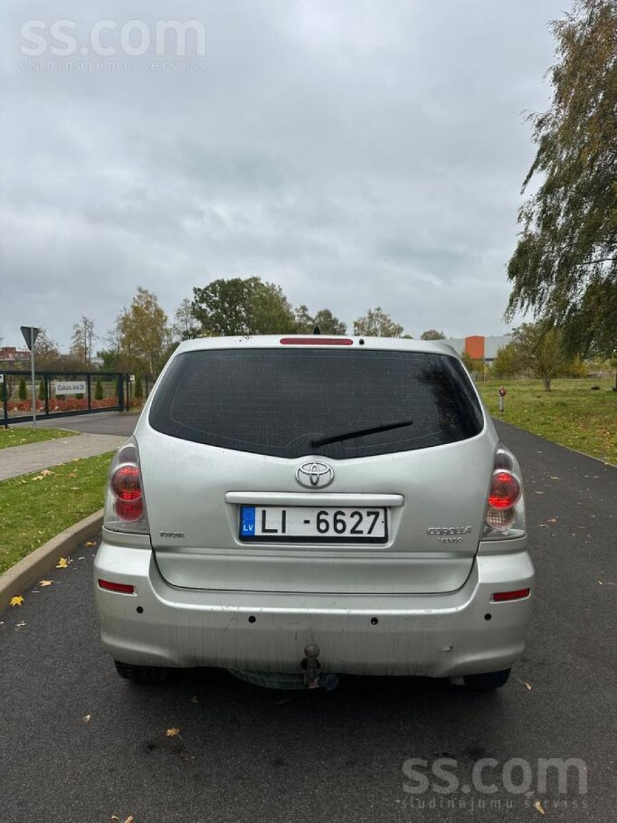 Pelēks Toyota Corolla Verso 2004 Jelgava, ar dzinēja tilpumu 2.00 L un nobraukumu 297 tūkst. km par 1990 €, foto 6 vietnē AUTOMOTO.COM.LV