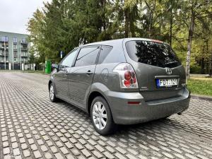 Grey Toyota Corolla Verso 2004 in Vilnius, with an engine capacity of 2.00 L and mileage of 326 thousand km for 850 €, photo 4 on AUTOMOTO.COM.LV