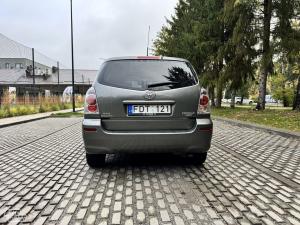 Grey Toyota Corolla Verso 2004 in Vilnius, with an engine capacity of 2.00 L and mileage of 326 thousand km for 850 €, photo 5 on AUTOMOTO.COM.LV