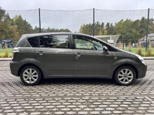 Grey Toyota Corolla Verso 2004 in Vilnius, with an engine capacity of 2.00 L and mileage of 326 thousand km for 850 €, photo 7 on AUTOMOTO.COM.LV