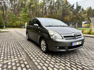 Grey Toyota Corolla Verso 2004 in Vilnius, with an engine capacity of 2.00 L and mileage of 326 thousand km for 850 €, photo 8 on AUTOMOTO.COM.LV
