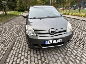 Grey Toyota Corolla Verso 2004 in Vilnius, with an engine capacity of 2.00 L and mileage of 326 thousand km for 850 €, photo 9 on AUTOMOTO.COM.LV