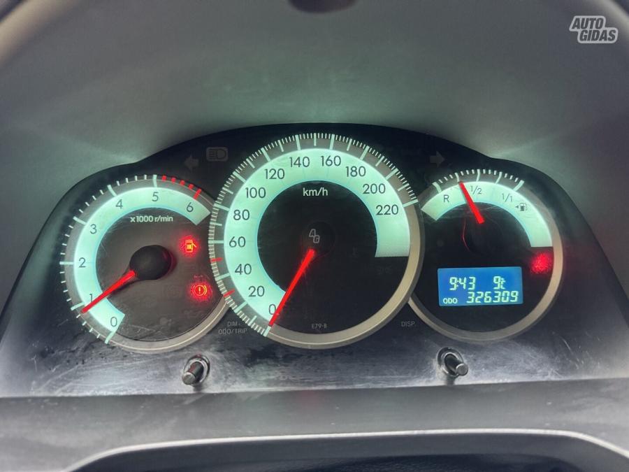 Grey Toyota Corolla Verso 2004 in Vilnius, with an engine capacity of 2.00 L and mileage of 326 thousand km for 850 €, photo 12 on AUTOMOTO.COM.LV