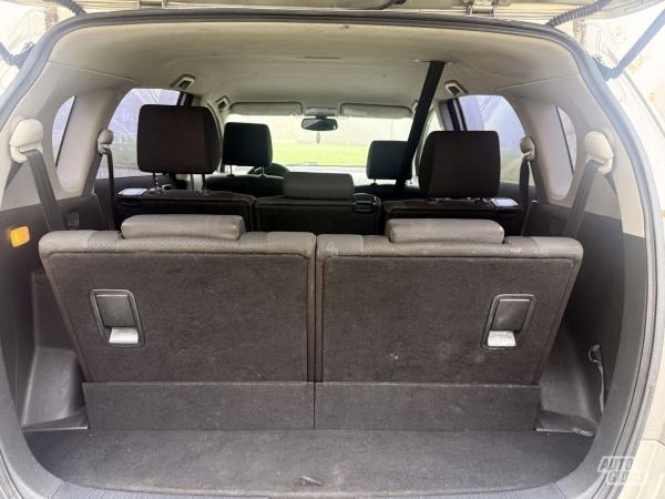 Pelēks Toyota Corolla Verso 2004 Panevēža, ar dzinēja tilpumu 2.00 L un nobraukumu 308 tūkst. km par 1650 €, foto 8 vietnē AUTOMOTO.COM.LV