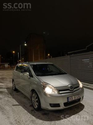 Pelēks Toyota Corolla Verso 2005 Daugavpils, ar dzinēja tilpumu 2.00 L un nobraukumu 257 tūkst. km par 1950 €, foto  vietnē AUTOMOTO.COM.LV